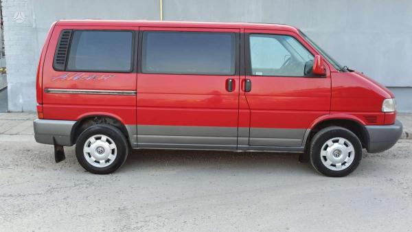 Red Volkswagen Multivan 1997 in Pakruojis, with an engine capacity of 2.50 L and mileage of 445 thousand km for 4800 €, photo 5 on AUTOMOTO.COM.LV