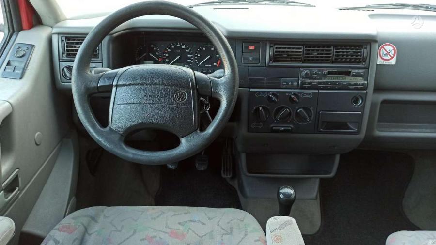 Красный Фольксваген Мультиван 1997 в Пакруойис, объемом двигателя 2.50 л и пробегом 445 тыс. км за 4800 €, фото 19 на AUTOMOTO.COM.LV