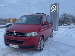 Sarkans Volkswagen Multivan 2011 Šauļi, ar dzinēja tilpumu 1.97 L un nobraukumu 199 tūkst. km par 11990 €, foto  vietnē AUTOMOTO.COM.LV