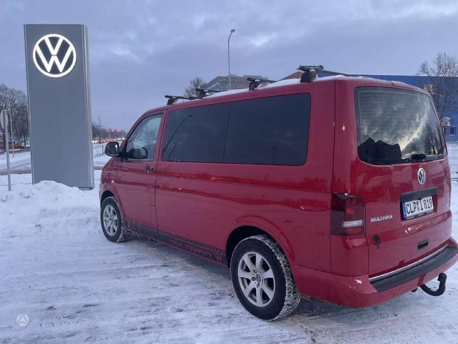 Sarkans Volkswagen Multivan 2011 Šauļi, ar dzinēja tilpumu 1.97 L un nobraukumu 199 tūkst. km par 11990 €, foto 6 vietnē AUTOMOTO.COM.LV