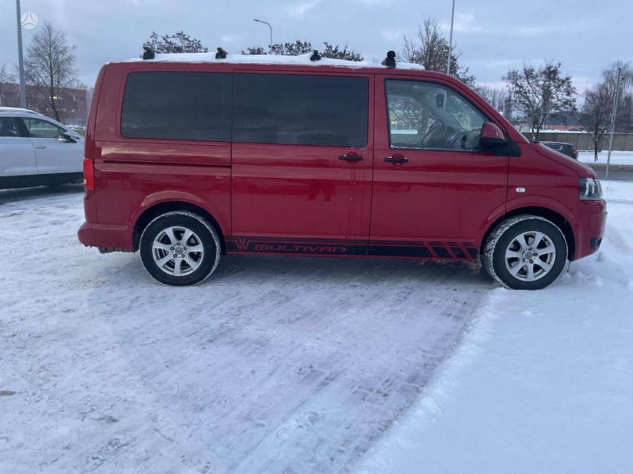 Sarkans Volkswagen Multivan 2011 Šauļi, ar dzinēja tilpumu 1.97 L un nobraukumu 199 tūkst. km par 11990 €, foto 11 vietnē AUTOMOTO.COM.LV