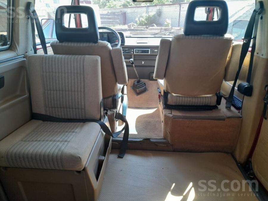 Sarkans Volkswagen Multivan 1988 Talsi, ar dzinēja tilpumu 1.60 L un nobraukumu 194 tūkst. km par 10800 €, foto 8 vietnē AUTOMOTO.COM.LV
