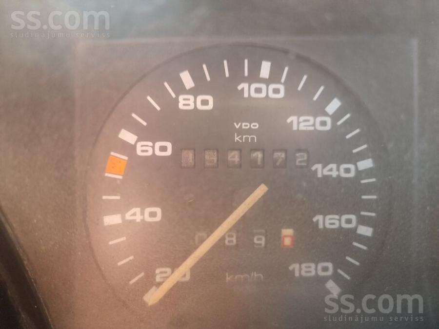Sarkans Volkswagen Multivan 1988 Talsi, ar dzinēja tilpumu 1.60 L un nobraukumu 194 tūkst. km par 10800 €, foto 14 vietnē AUTOMOTO.COM.LV