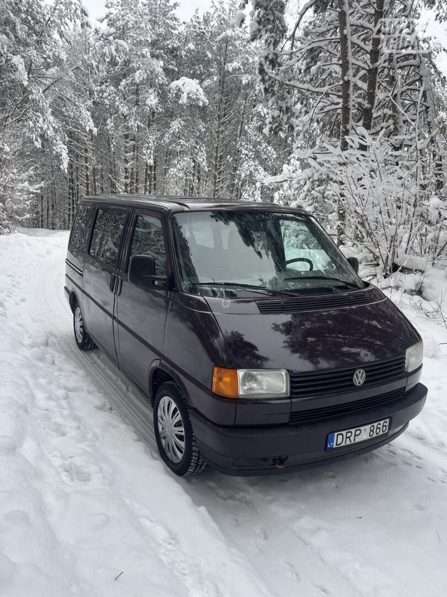 Red Volkswagen Multivan 1994 in Vievis, with an engine capacity of 2.40 L and mileage of 330 thousand km for 4250 €, photo 5 on AUTOMOTO.COM.LV