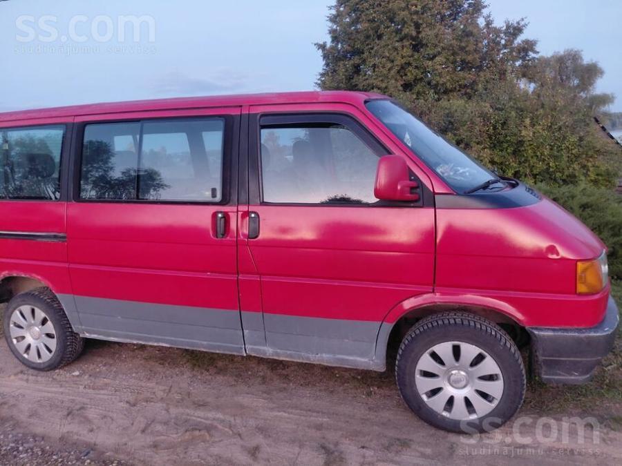 Красный Фольксваген Мультиван 1994 в Даугавпилс, объемом двигателя 1.90 л и пробегом 650 тыс. км за 2800 €, фото 1 на AUTOMOTO.COM.LV