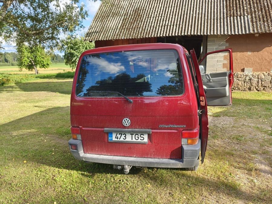 Sarkans Volkswagen Multivan 1995 Tartu, ar dzinēja tilpumu 2.40 L un nobraukumu 398 tūkst. km par 7000 €, foto 20 vietnē AUTOMOTO.COM.LV