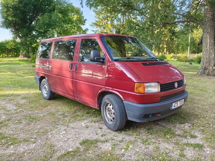 Sarkans Volkswagen Multivan 1995 Tartu, ar dzinēja tilpumu 2.40 L un nobraukumu 398 tūkst. km par 7000 €, foto 22 vietnē AUTOMOTO.COM.LV