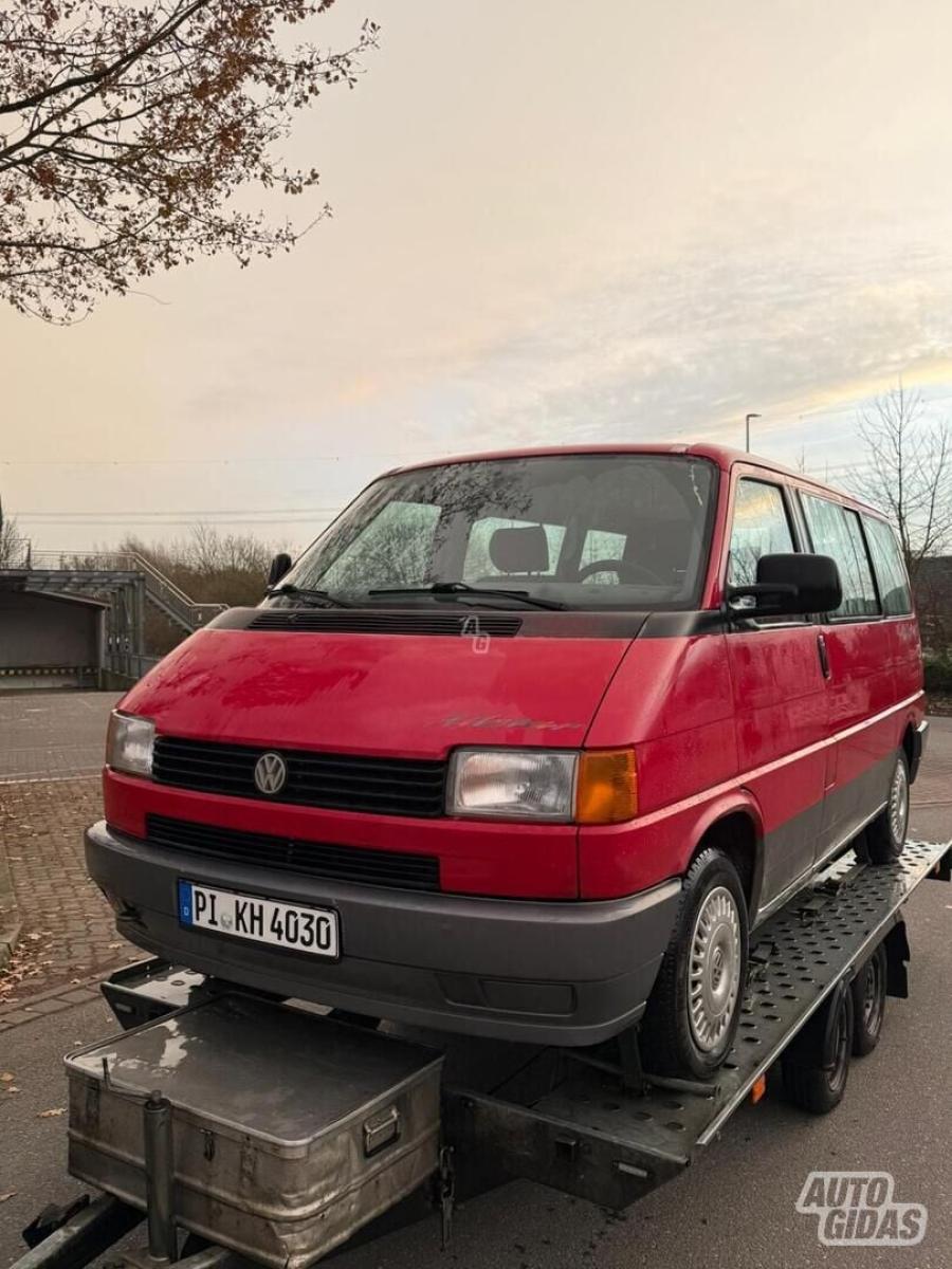 Red Volkswagen Multivan 1996 in Klaipeda, with an engine capacity of 2.40 L and mileage of 320 thousand km for 3890 €, photo 1 on AUTOMOTO.COM.LV