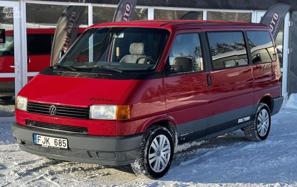 Sarkans Volkswagen Multivan 1996 Radviliškis, ar dzinēja tilpumu 2.40 L un nobraukumu 358 tūkst. km par 3650 €, foto 3 vietnē AUTOMOTO.COM.LV