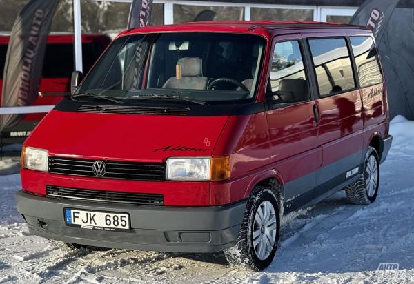Sarkans Volkswagen Multivan 1996 Radviliškis, ar dzinēja tilpumu 2.40 L un nobraukumu 358 tūkst. km par 3650 €, foto 5 vietnē AUTOMOTO.COM.LV