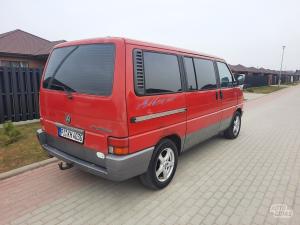Red Volkswagen Multivan 1996 in Klaipeda, with an engine capacity of 2.40 L and mileage of 353 thousand km for 3590 €, photo 6 on AUTOMOTO.COM.LV