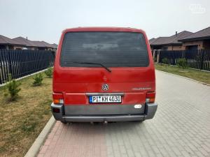 Red Volkswagen Multivan 1996 in Klaipeda, with an engine capacity of 2.40 L and mileage of 353 thousand km for 3590 €, photo 7 on AUTOMOTO.COM.LV