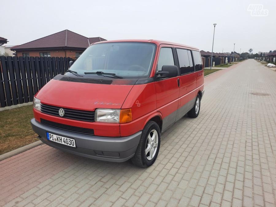 Red Volkswagen Multivan 1996 in Klaipeda, with an engine capacity of 2.40 L and mileage of 353 thousand km for 3590 €, photo 8 on AUTOMOTO.COM.LV