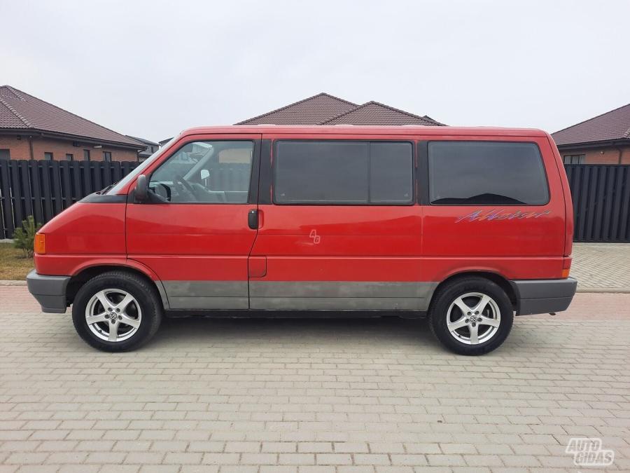 Red Volkswagen Multivan 1996 in Klaipeda, with an engine capacity of 2.40 L and mileage of 353 thousand km for 3590 €, photo 10 on AUTOMOTO.COM.LV
