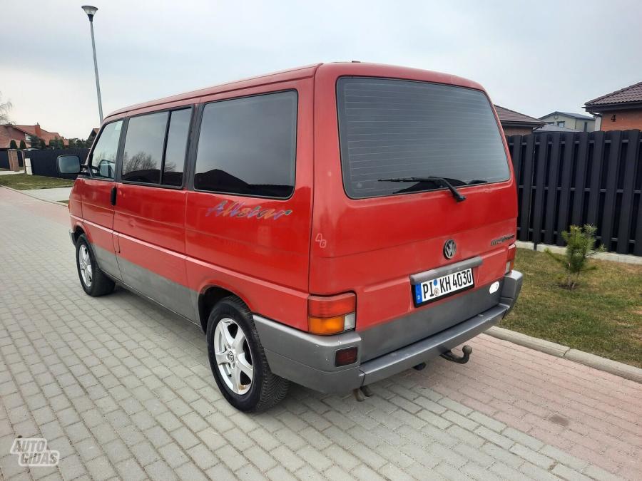 Red Volkswagen Multivan 1996 in Klaipeda, with an engine capacity of 2.40 L and mileage of 353 thousand km for 3590 €, photo 11 on AUTOMOTO.COM.LV