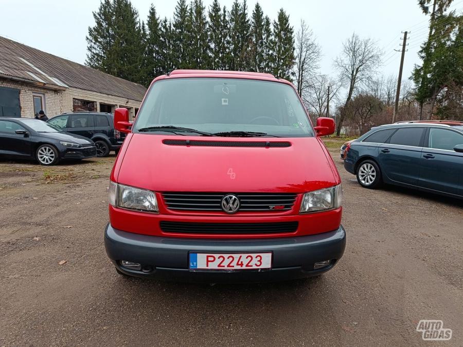 Red Volkswagen Multivan 1996 in Sirvintos, with an engine capacity of 2.50 L and mileage of 351 thousand km for 7999 €, photo 3 on AUTOMOTO.COM.LV