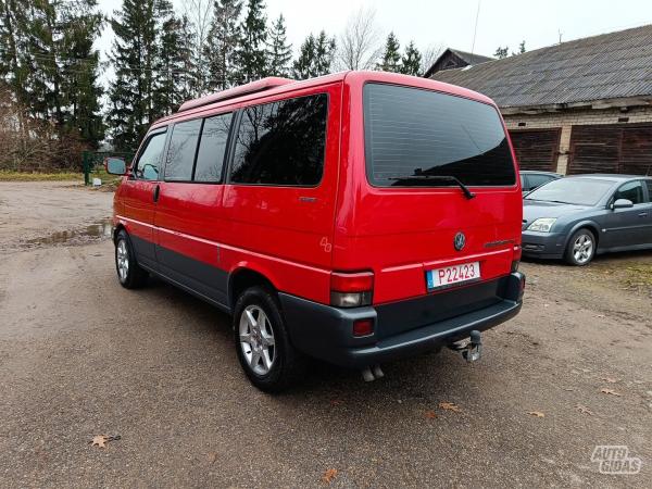 Red Volkswagen Multivan 1996 in Sirvintos, with an engine capacity of 2.50 L and mileage of 351 thousand km for 7999 €, photo 4 on AUTOMOTO.COM.LV