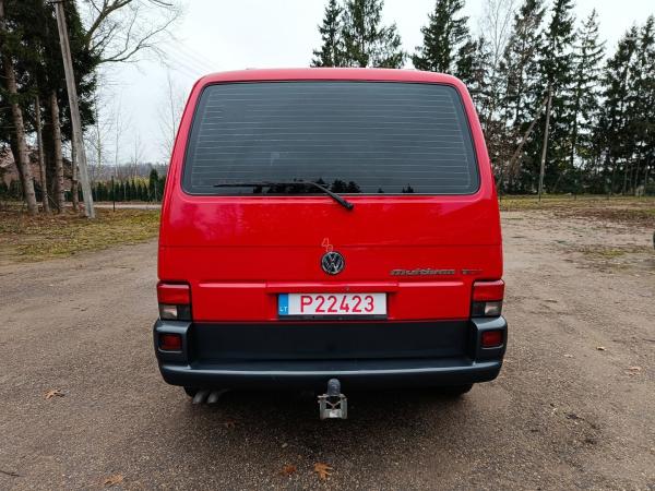Red Volkswagen Multivan 1996 in Sirvintos, with an engine capacity of 2.50 L and mileage of 351 thousand km for 7999 €, photo 5 on AUTOMOTO.COM.LV
