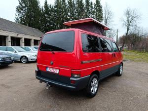 Red Volkswagen Multivan 1996 in Sirvintos, with an engine capacity of 2.50 L and mileage of 351 thousand km for 7999 €, photo 9 on AUTOMOTO.COM.LV