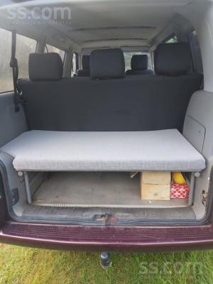 Sarkans Volkswagen Multivan 1996 Daugavpils, ar dzinēja tilpumu 2.50 L un nobraukumu 397 tūkst. km par 6000 €, foto 6 vietnē AUTOMOTO.COM.LV