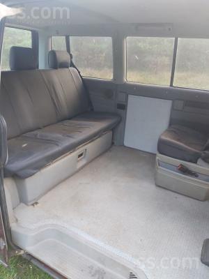 Sarkans Volkswagen Multivan 1996 Daugavpils, ar dzinēja tilpumu 2.50 L un nobraukumu 397 tūkst. km par 6000 €, foto 8 vietnē AUTOMOTO.COM.LV