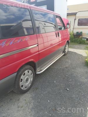 Red Volkswagen Multivan 1996 in Daugavpils, with an engine capacity of 1.90 L and mileage of 402 thousand km for 4300 €, photo 10 on AUTOMOTO.COM.LV