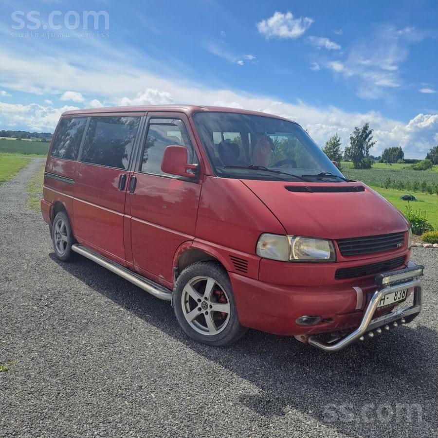 Red Volkswagen Multivan 1996 in Bauska, with an engine capacity of 2.50 L and mileage of 629 thousand km for 4400 €, photo 3 on AUTOMOTO.COM.LV