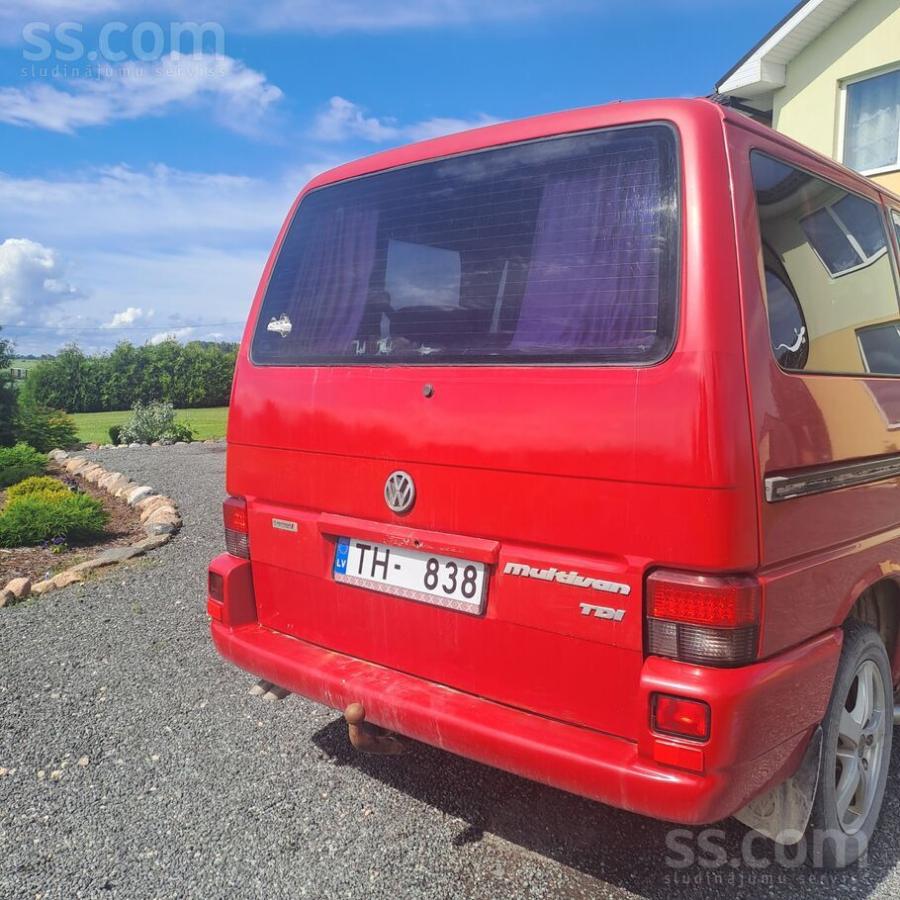 Red Volkswagen Multivan 1996 in Bauska, with an engine capacity of 2.50 L and mileage of 629 thousand km for 4400 €, photo 4 on AUTOMOTO.COM.LV