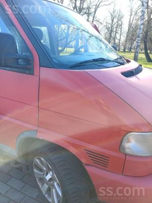 Red Volkswagen Multivan 1997 in Ventspils, with an engine capacity of 2.50 L and mileage of 417 thousand km for 3250 €, photo  on AUTOMOTO.COM.LV