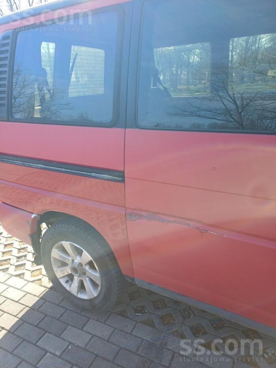Red Volkswagen Multivan 1997 in Ventspils, with an engine capacity of 2.50 L and mileage of 417 thousand km for 3250 €, photo 15 on AUTOMOTO.COM.LV