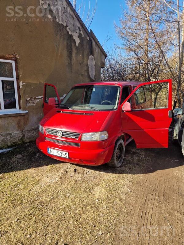 Red Volkswagen Multivan 1997 in Tukums, with an engine capacity of 2.50 L and mileage of 420 thousand km for 2600 €, photo 1 on AUTOMOTO.COM.LV