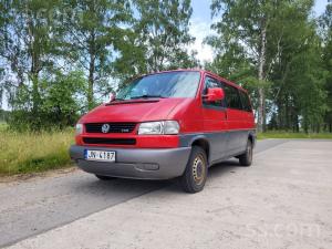 Red Volkswagen Multivan 1997 in Madona, with an engine capacity of 2.50 L and mileage of 361 thousand km for 2600 €, photo 3 on AUTOMOTO.COM.LV