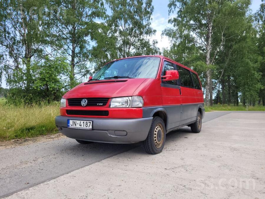 Red Volkswagen Multivan 1997 in Madona, with an engine capacity of 2.50 L and mileage of 361 thousand km for 2600 €, photo 3 on AUTOMOTO.COM.LV