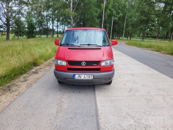 Red Volkswagen Multivan 1997 in Madona, with an engine capacity of 2.50 L and mileage of 361 thousand km for 2600 €, photo 3 on AUTOMOTO.COM.LV