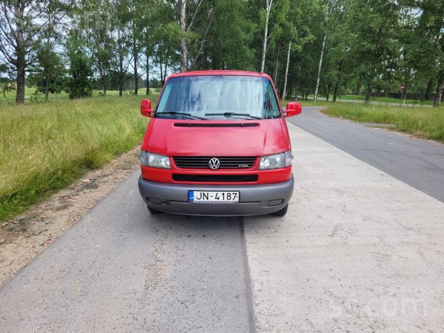 Red Volkswagen Multivan 1997 in Madona, with an engine capacity of 2.50 L and mileage of 361 thousand km for 2600 €, photo 4 on AUTOMOTO.COM.LV