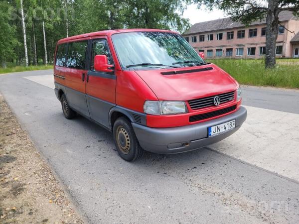 Red Volkswagen Multivan 1997 in Madona, with an engine capacity of 2.50 L and mileage of 361 thousand km for 2600 €, photo 4 on AUTOMOTO.COM.LV