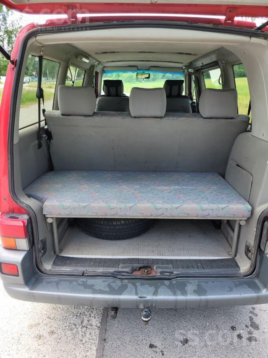 Red Volkswagen Multivan 1997 in Madona, with an engine capacity of 2.50 L and mileage of 361 thousand km for 2600 €, photo 10 on AUTOMOTO.COM.LV