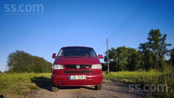 Sarkans Volkswagen Multivan 1997 Jēkabpils, ar dzinēja tilpumu 2.50 L un nobraukumu 440 tūkst. km par 4500 €, foto 1 vietnē AUTOMOTO.COM.LV