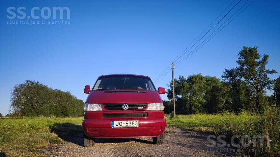 Sarkans Volkswagen Multivan 1997 Jēkabpils, ar dzinēja tilpumu 2.50 L un nobraukumu 440 tūkst. km par 4500 €, foto 1 vietnē AUTOMOTO.COM.LV