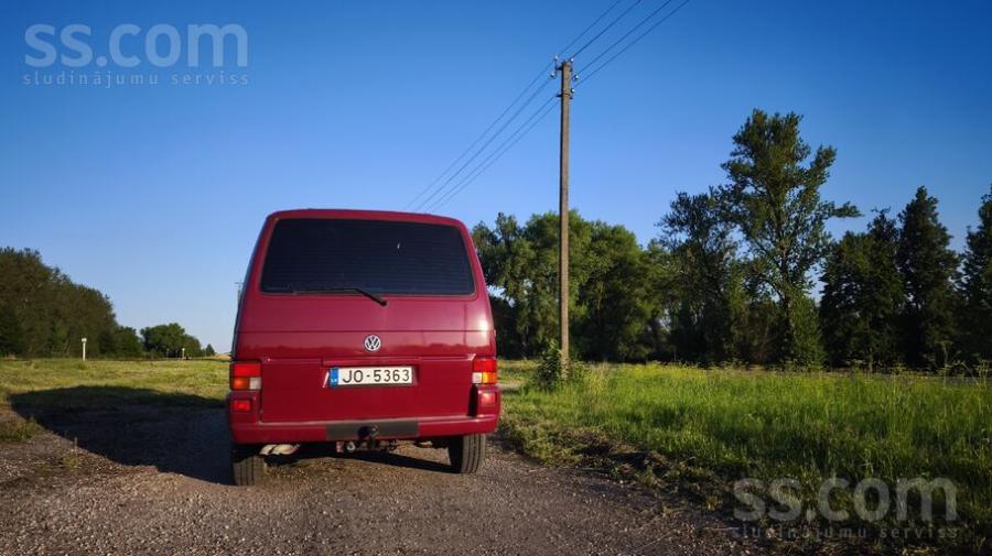 Sarkans Volkswagen Multivan 1997 Jēkabpils, ar dzinēja tilpumu 2.50 L un nobraukumu 440 tūkst. km par 4500 €, foto 3 vietnē AUTOMOTO.COM.LV