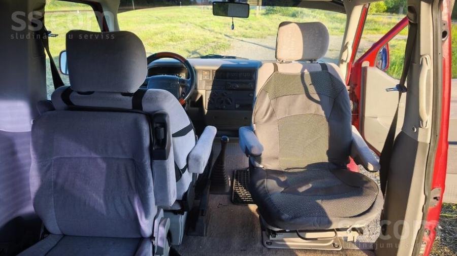 Sarkans Volkswagen Multivan 1997 Jēkabpils, ar dzinēja tilpumu 2.50 L un nobraukumu 440 tūkst. km par 4500 €, foto 8 vietnē AUTOMOTO.COM.LV