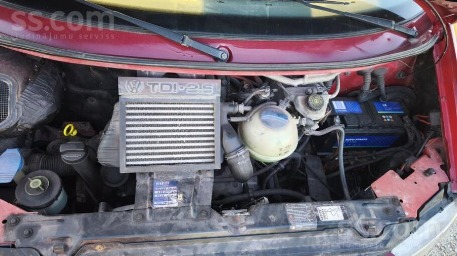 Sarkans Volkswagen Multivan 1997 Jēkabpils, ar dzinēja tilpumu 2.50 L un nobraukumu 440 tūkst. km par 4500 €, foto 11 vietnē AUTOMOTO.COM.LV