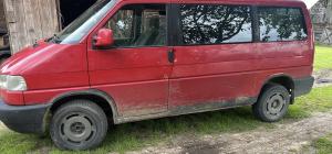 Красный Фольксваген Мультиван 1997 в Вильнюс, объемом двигателя 2.50 л и пробегом 490 тыс. км за 2200 €, фото 3 на AUTOMOTO.COM.LV