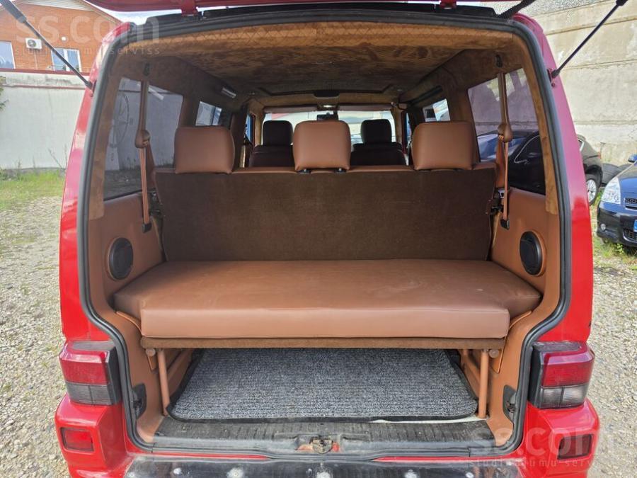 Red Volkswagen Multivan 1997 in Rezekne, with an engine capacity of 2.50 L and mileage of 0 thousand km for 5850 €, photo 19 on AUTOMOTO.COM.LV