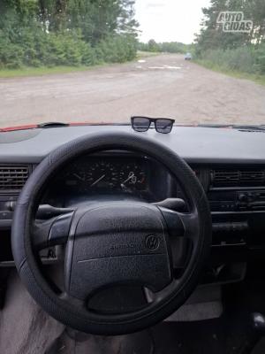 Sarkans Volkswagen Multivan 1997 Klaipėda, ar dzinēja tilpumu 2.50 L un nobraukumu 283 tūkst. km par 3100 €, foto 9 vietnē AUTOMOTO.COM.LV