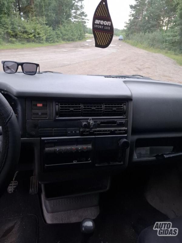 Фольксваген Мультиван 1997 в Клайпеда на AUTOMOTO.COM.LV Красный Фольксваген Мультиван 1997 в Клайпеда, объемом двигателя 2.50 л и пробегом 283 тыс. км за 3100 €, фото 10 на AUTOMOTO.COM.LV