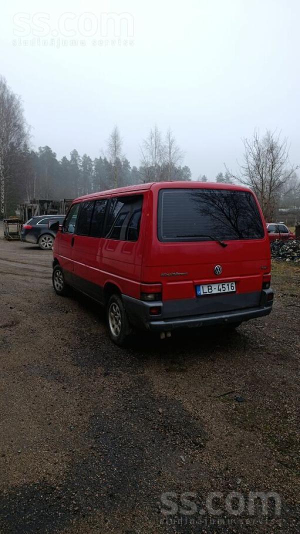 Red Volkswagen Multivan 1998 in Ogre, with an engine capacity of 2.50 L and mileage of 463 thousand km for 3000 €, photo 2 on AUTOMOTO.COM.LV