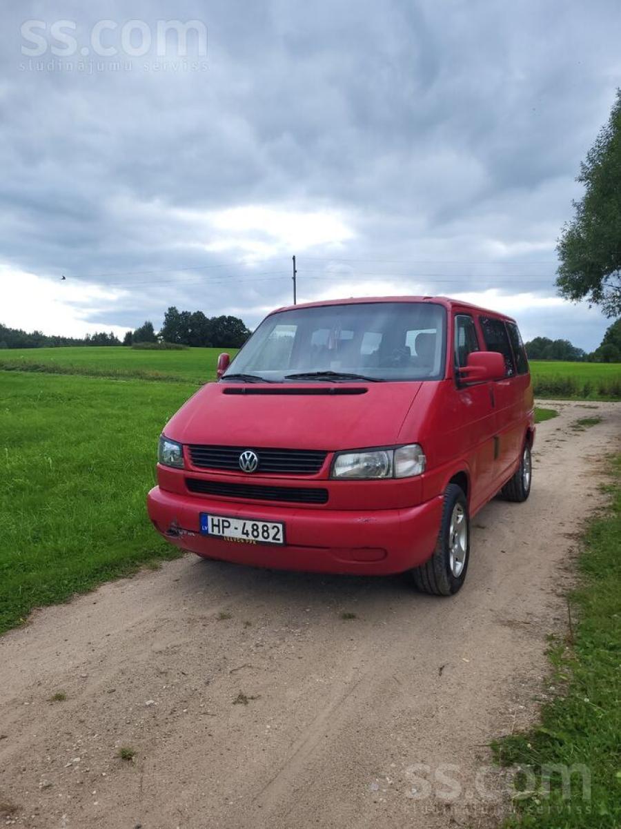 Sarkans Volkswagen Multivan 1998 Rīga, ar dzinēja tilpumu 2.50 L un nobraukumu 565 tūkst. km par 3700 €, foto 1 vietnē AUTOMOTO.COM.LV