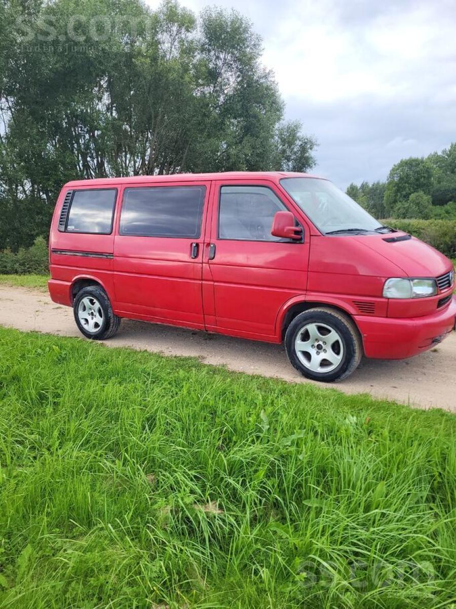 Sarkans Volkswagen Multivan 1998 Rīga, ar dzinēja tilpumu 2.50 L un nobraukumu 565 tūkst. km par 3700 €, foto 3 vietnē AUTOMOTO.COM.LV