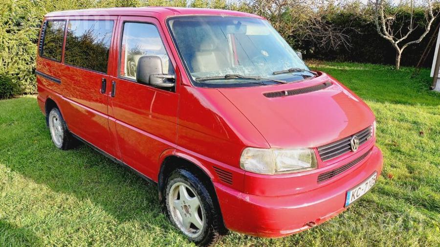 Красный Фольксваген Мультиван 1999 в Цесис, объемом двигателя 2.50 л и пробегом 323 тыс. км за 4500 €, фото 4 на AUTOMOTO.COM.LV